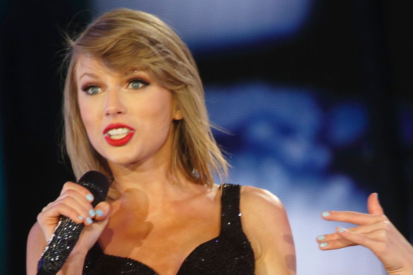 Fetischisten Auf Der Jagd Nach Taylor Swifts Getragenen Latex Outfits