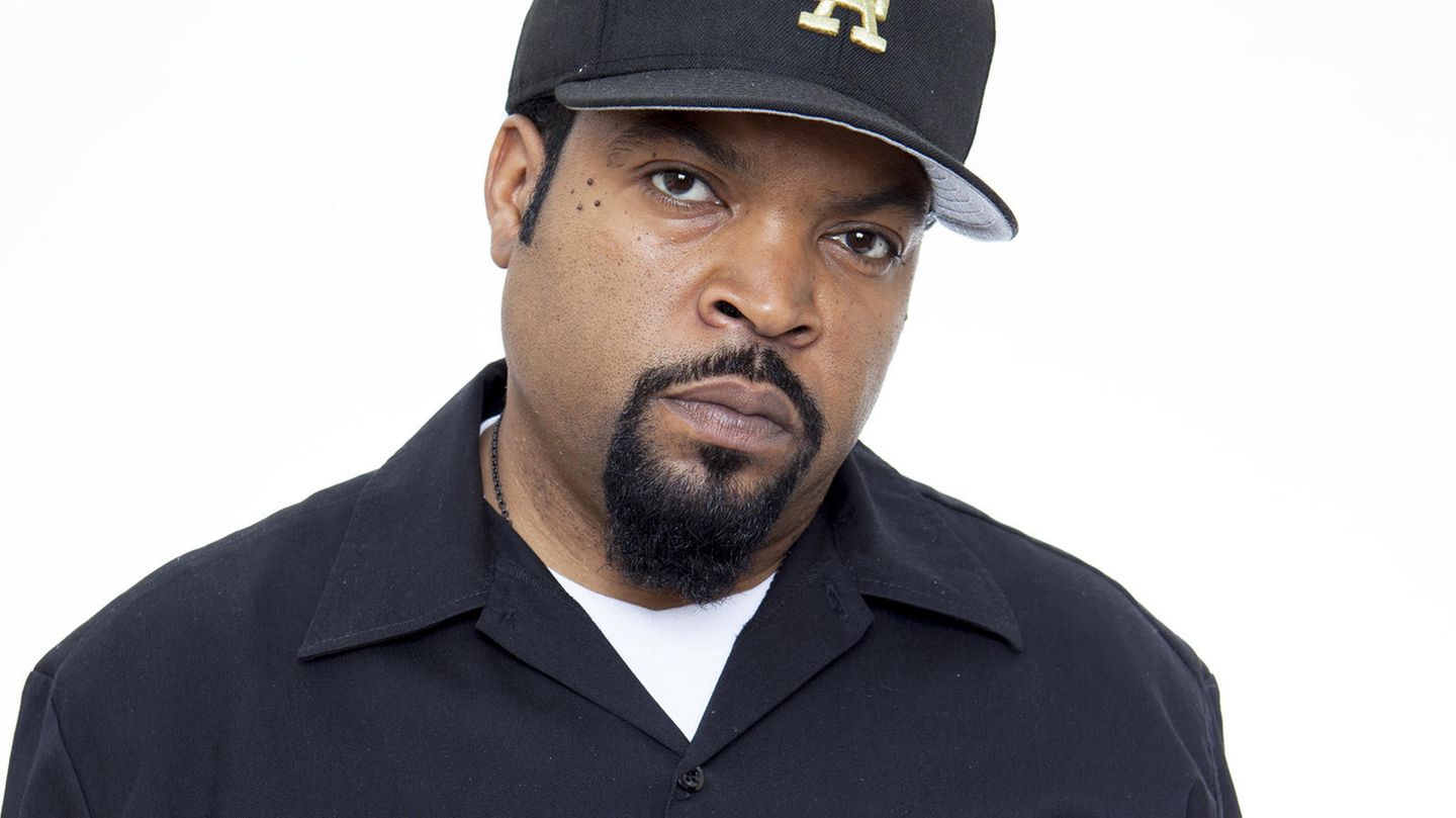 Ice cube rap store