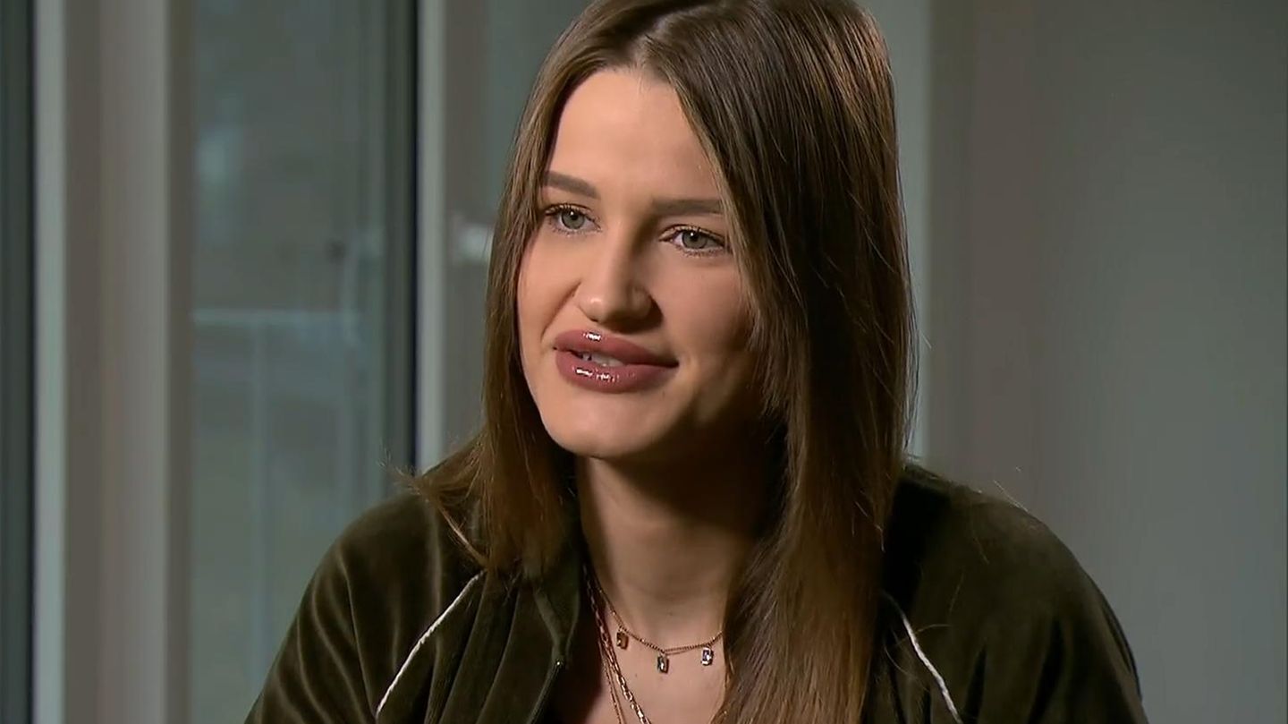 GNTM-Star Neele Bronst: So kompliziert war die Geburt ihres „kleinen Löwen“