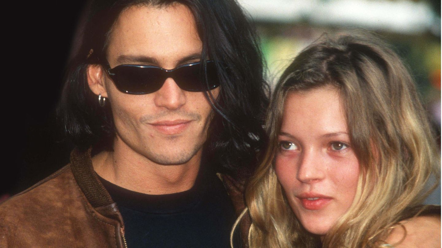 Romantik für den Popo? Johnny Depp zog ein Geschenk für Kate Moss aus seiner Po-Ritze