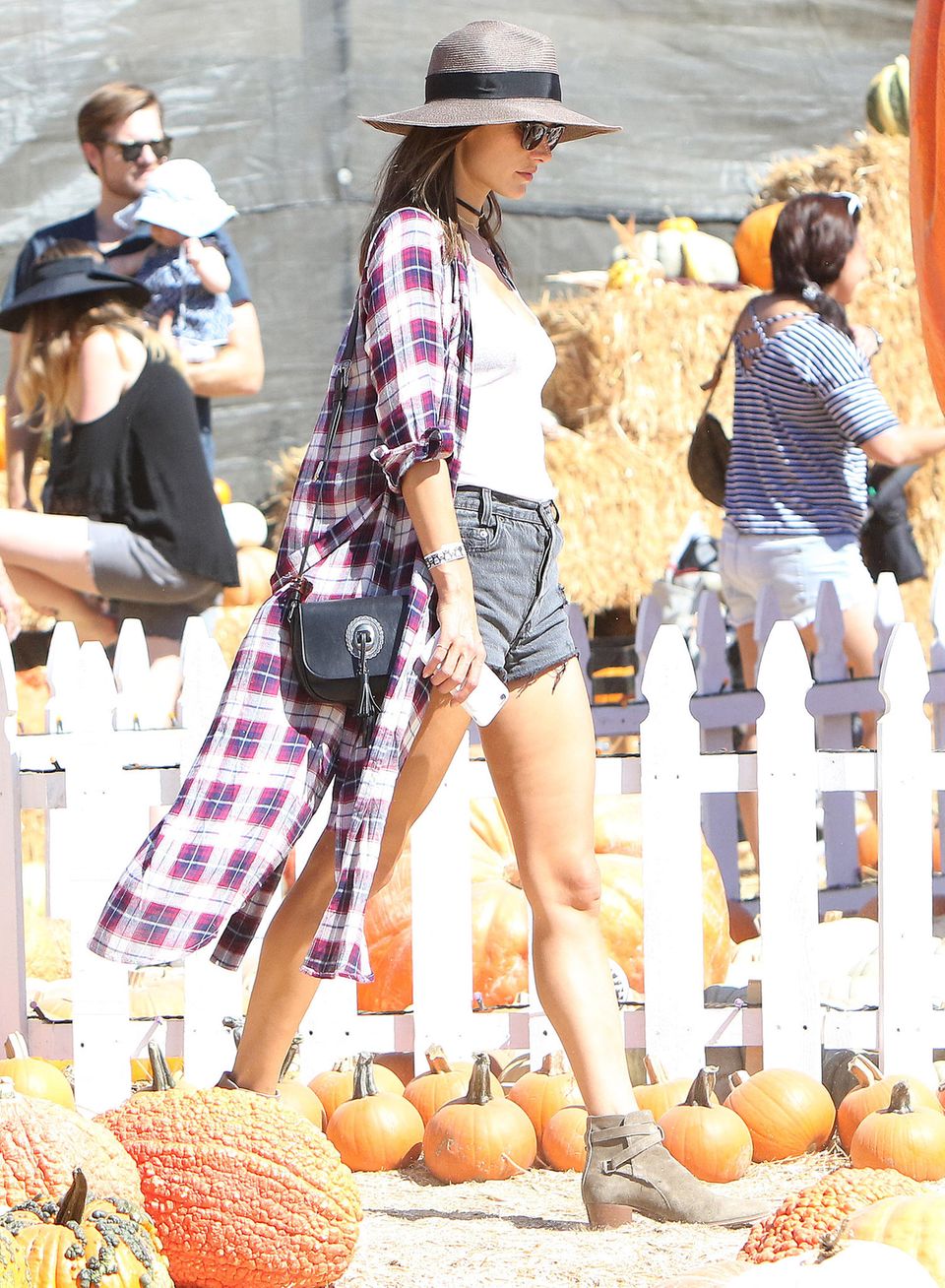 Auf Halloween-Tour: Stars und ihre Kids im Kürbis und Kostüm-Fieber