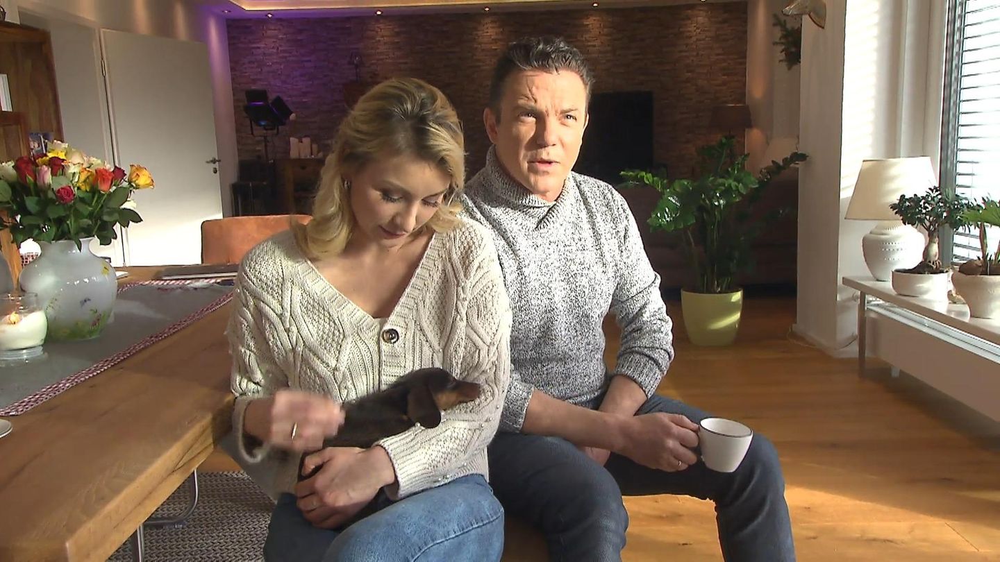 Nach Trennung von Anna-Carina & Stefan: Dackel-Dame Lotti Mross ist jetzt Scheidungshund | Video ...