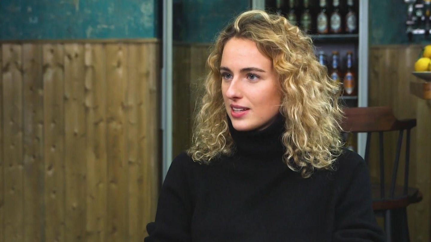 Amelie Arndt ist die Neue bei AWZ: Rolle Nele Haber hat eine packende Story | Video | VIP.de