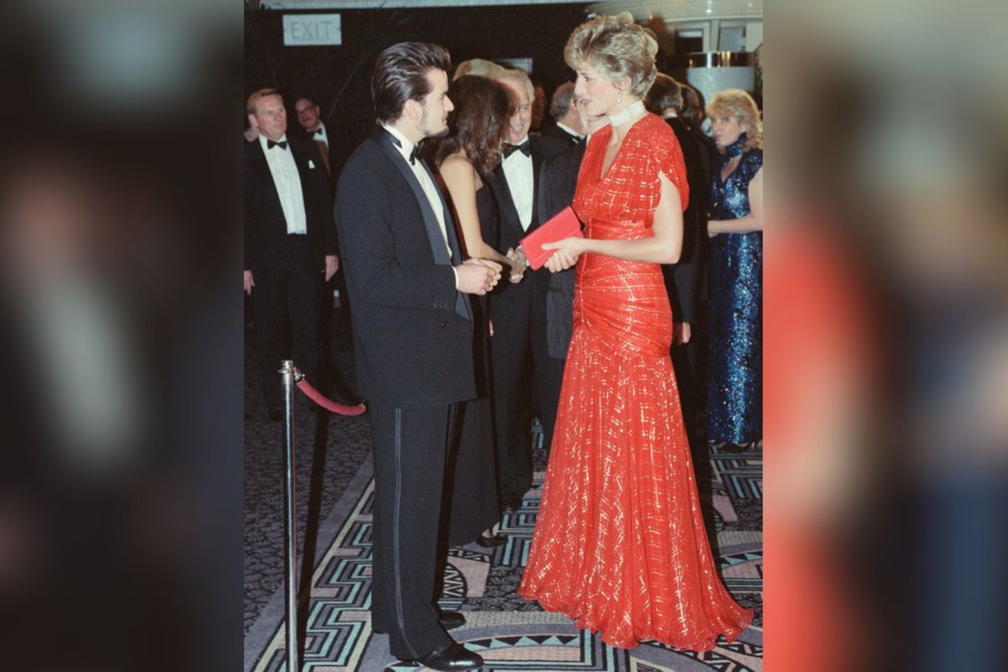 Prinzessin Diana Statement Kleid Steht Zur Versteigerung