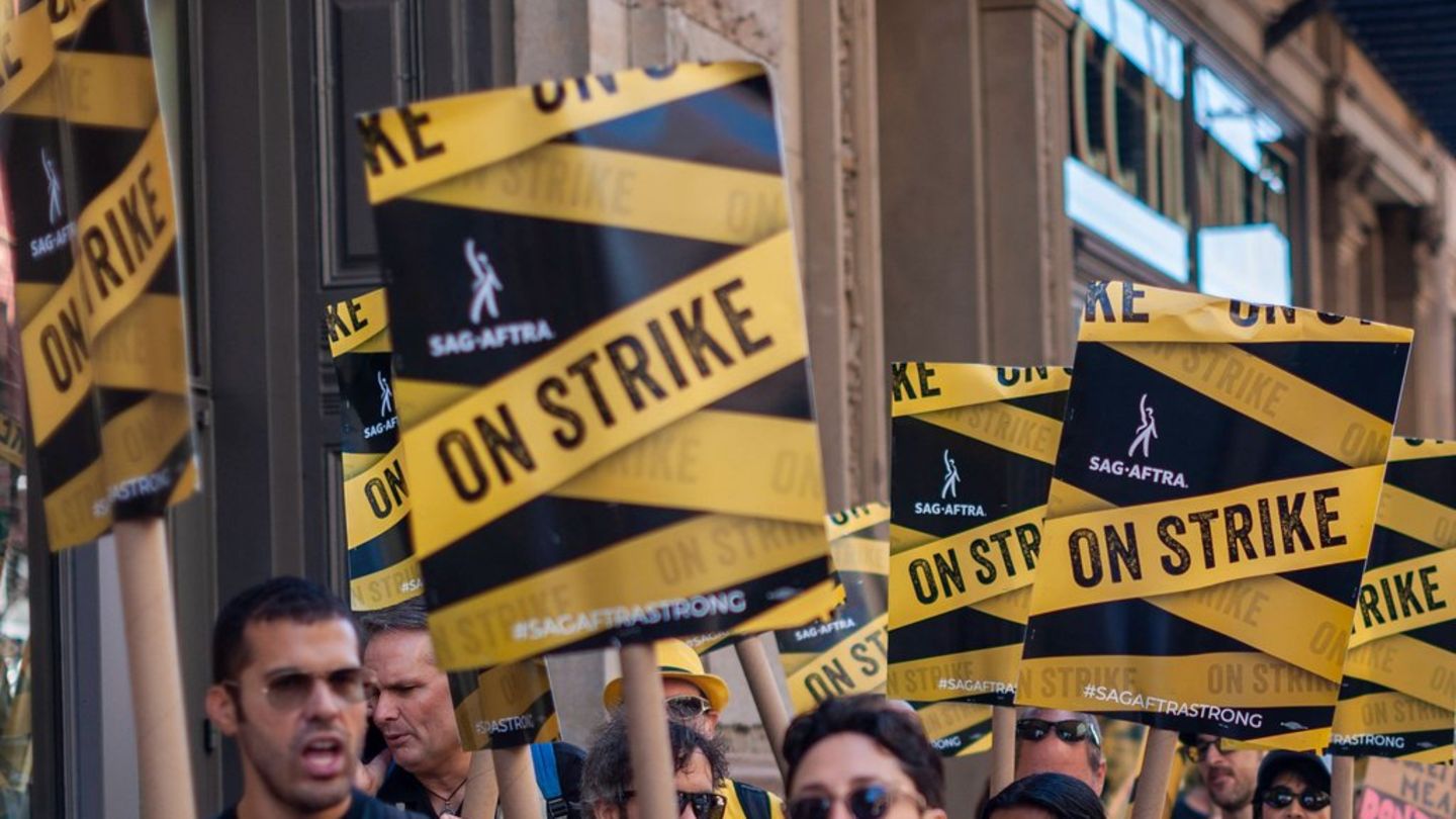 Hollywood-Streik: Drehbuchautoren wollen neue Verhandlungen