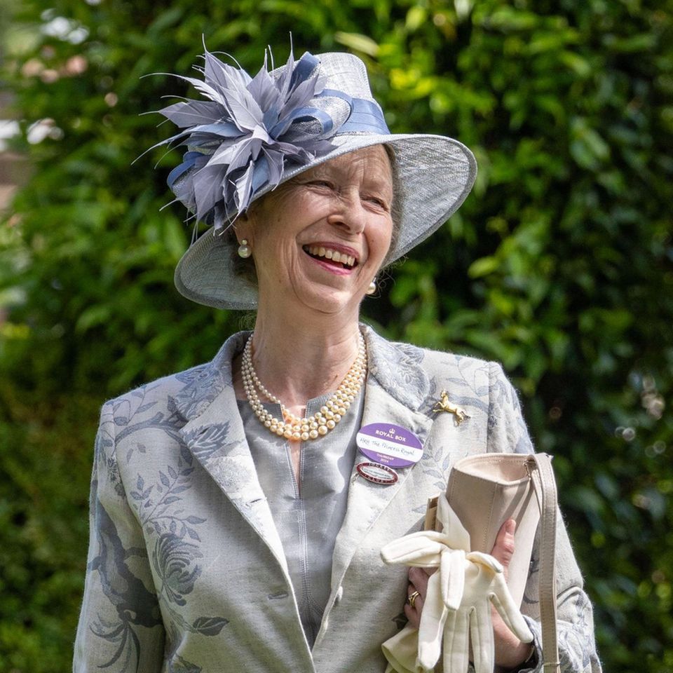 Prinz William: Süße Geste für Prinzessin Kate bei Auftritt