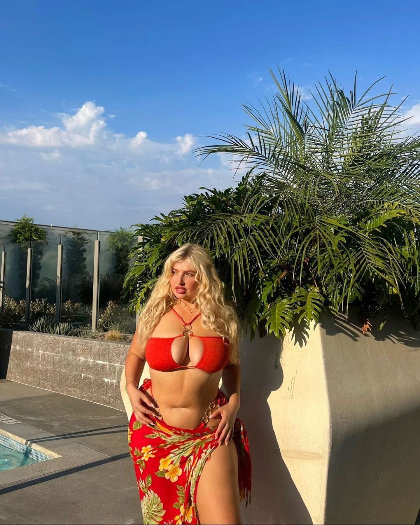 Edith Stehfest: Im Bikini sendet sie wichtige Message vor Dschungelcamp Edith Stehfest: Im Bikini sendet sie wichtige Message vor Dschungelcamp