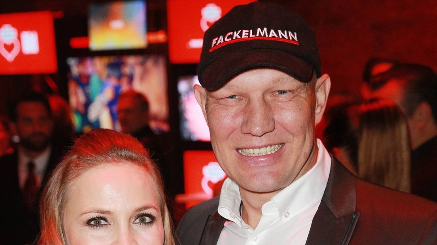 Axel Schulz unterstützt Regina Halmich: "Ich hoffe, du brichst Stefan die Nase"