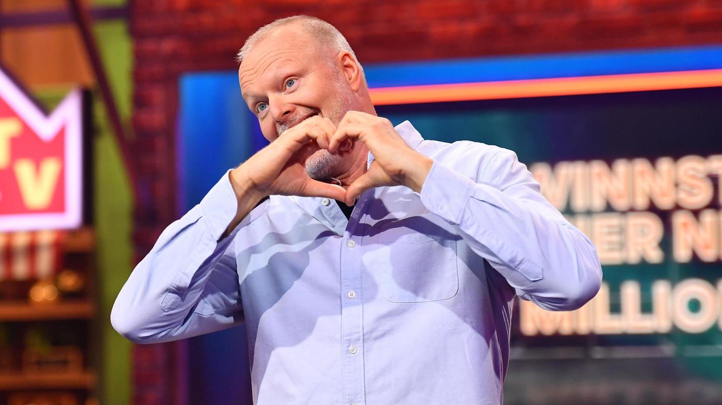 Stefan Raab: Kollege Elton deutet sein Comeback ins lineare Fernsehen an Stefan Raab: Kollege Elton deutet sein Comeback ins lineare Fernsehen an