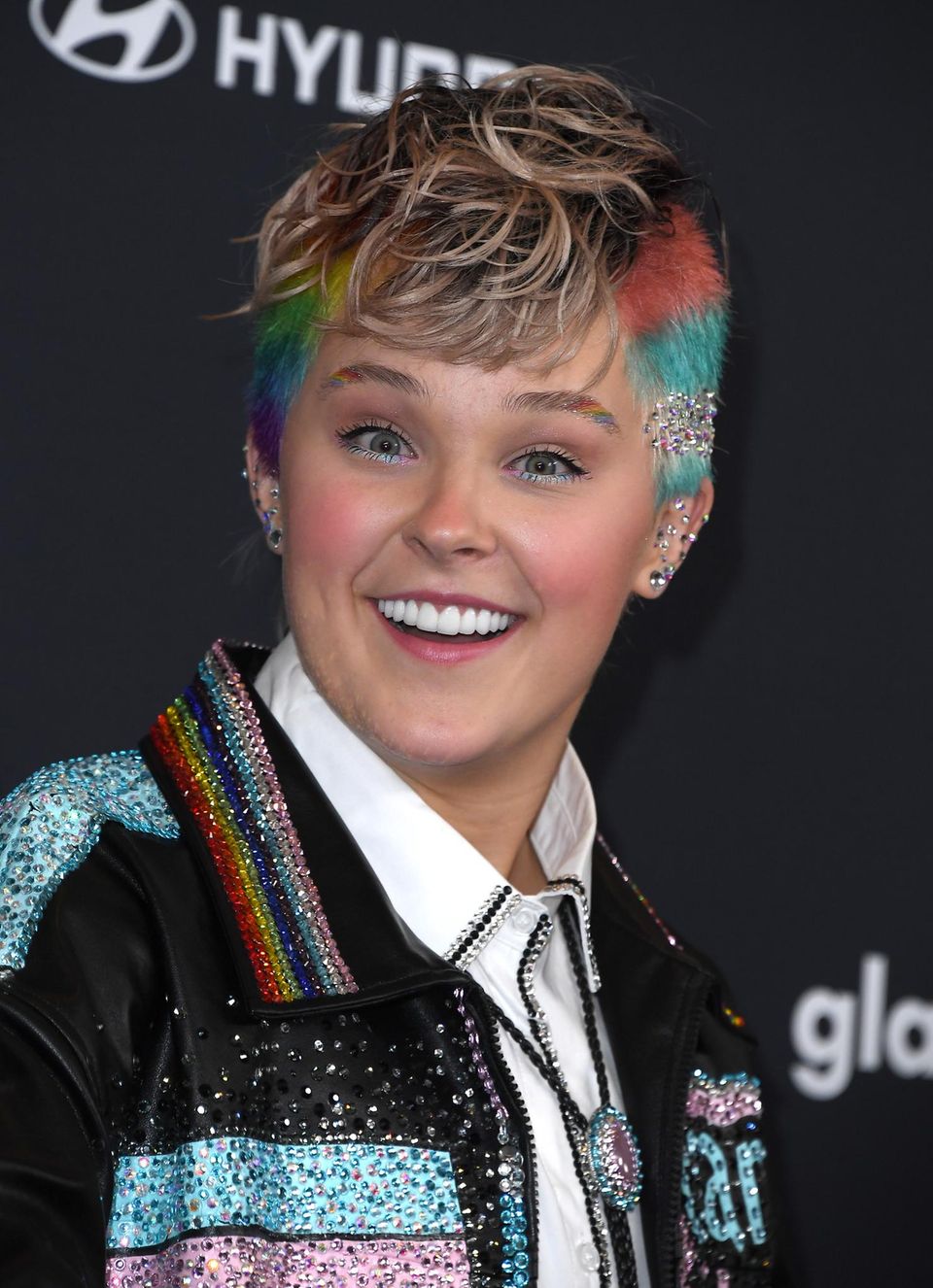 JoJo Siwa: Ihre neue Frisur überzeugt mit knallbunten Highlights!