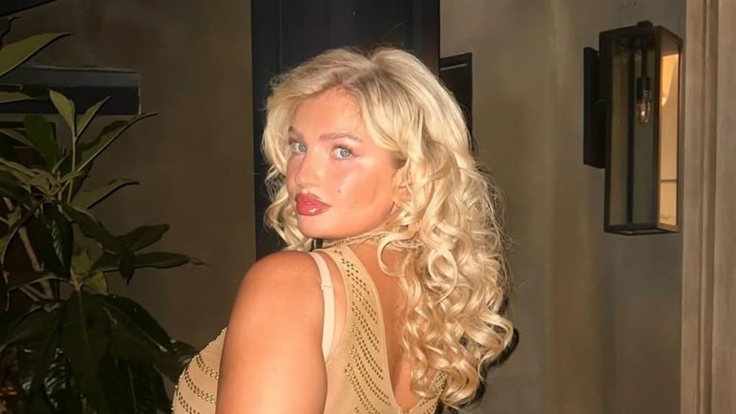 Sarina Nowak: Fashion-Fauxpas? Von wegen! Sie brilliert im sexy Gold-Look